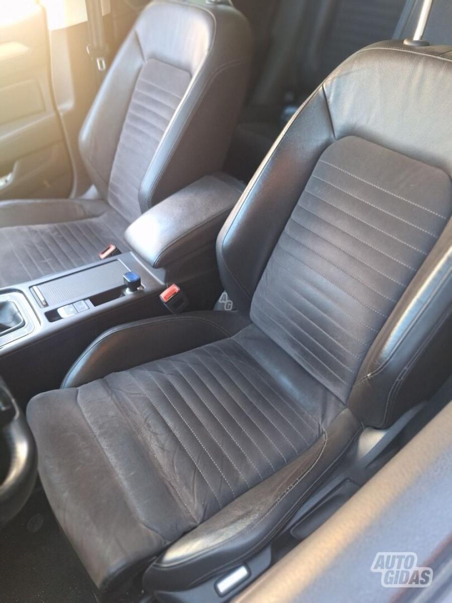 Brown Volkswagen Passat 2015 in Birstonas, with an engine capacity of 1.60 L and mileage of 236 thousand km for 9850 €, photo 30 on AUTOMOTO.COM.LV