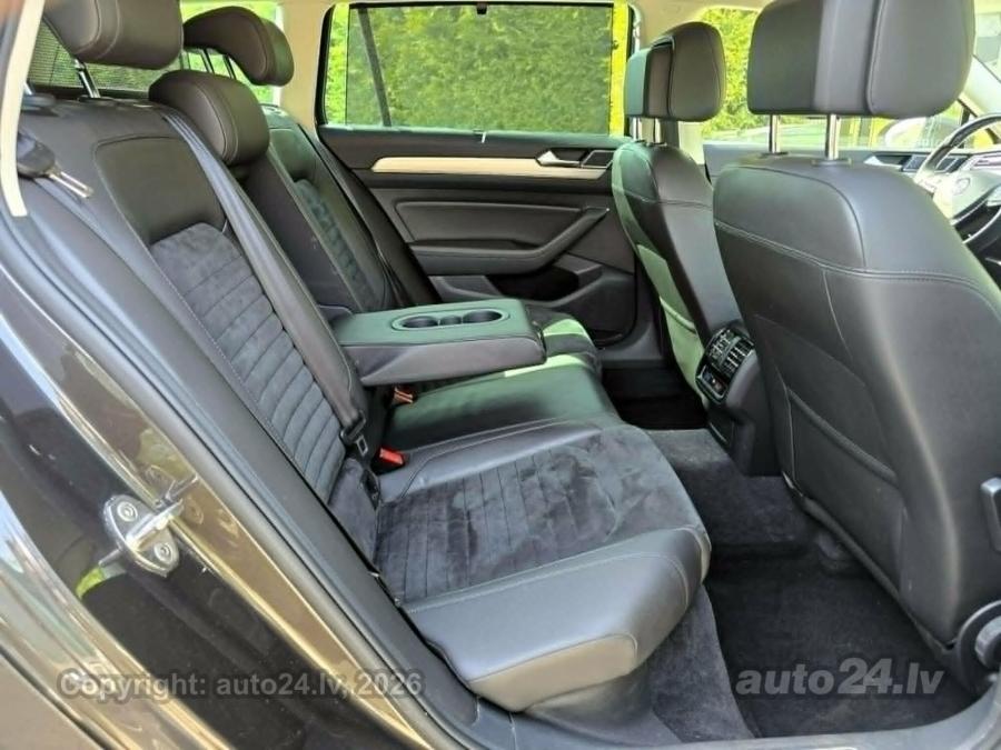 Brown Volkswagen Passat 2015 in Tartu, with an engine capacity of 2.00 L and mileage of 323 thousand km for 9700 €, photo 12 on AUTOMOTO.COM.LV
