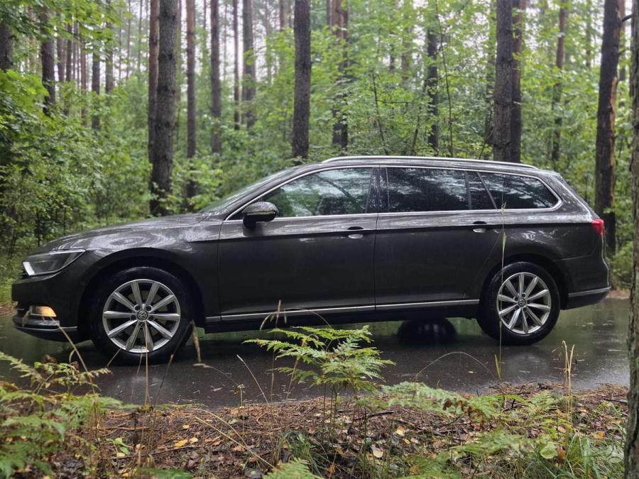 Brown Volkswagen Passat 2015 in Vilnius, with an engine capacity of 1.97 L and mileage of 310 thousand km for 9399 €, photo 8 on AUTOMOTO.COM.LV
