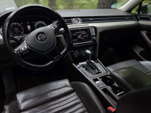 Brown Volkswagen Passat 2015 in Vilnius, with an engine capacity of 1.97 L and mileage of 310 thousand km for 9399 €, photo 11 on AUTOMOTO.COM.LV