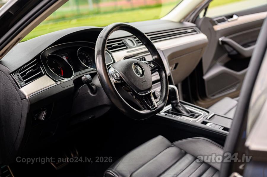 Brūns Volkswagen Passat 2016 Tallina, ar dzinēja tilpumu 2.00 L un nobraukumu 272 tūkst. km par 12000 €, foto 9 vietnē AUTOMOTO.COM.LV