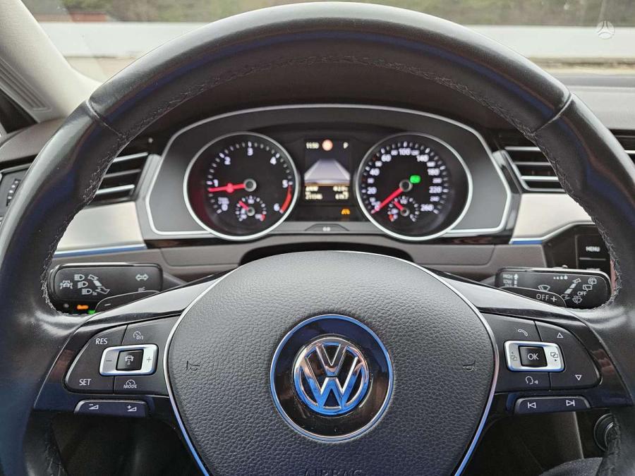 Brūns Volkswagen Passat 2016 Utena, ar dzinēja tilpumu 1.97 L un nobraukumu 217 tūkst. km par 11900 €, foto 18 vietnē AUTOMOTO.COM.LV