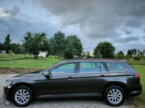 Brown Volkswagen Passat 2016 in Trakai, with an engine capacity of 2.00 L and mileage of 290 thousand km for 8190 €, photo 3 on AUTOMOTO.COM.LV