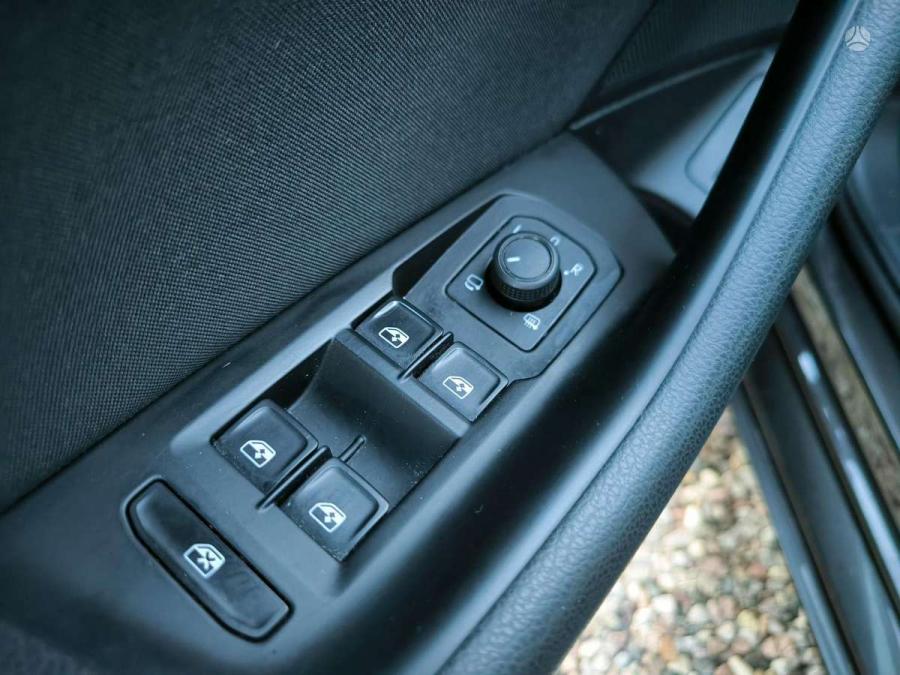 Brūns Volkswagen Passat 2016 Trakai, ar dzinēja tilpumu 2.00 L un nobraukumu 290 tūkst. km par 8190 €, foto 26 vietnē AUTOMOTO.COM.LV