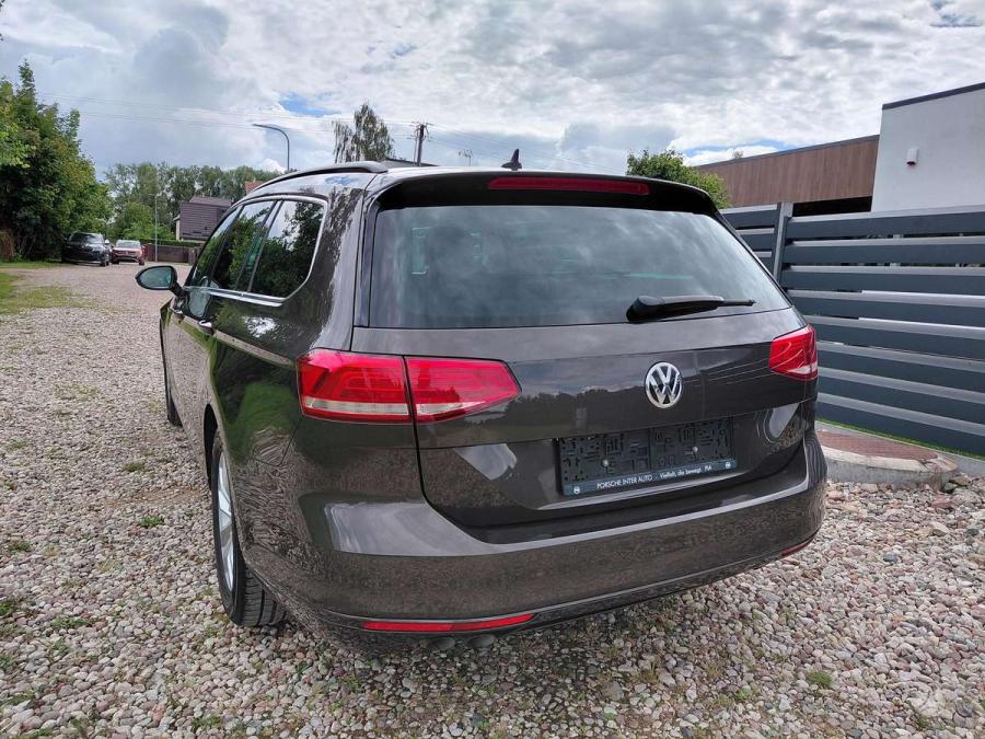 Brown Volkswagen Passat 2017 in Vilkaviskis, with an engine capacity of 1.97 L and mileage of 185 thousand km for 10600 €, photo 9 on AUTOMOTO.COM.LV