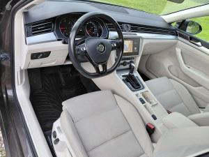 Brown Volkswagen Passat 2017 in Vilkaviskis, with an engine capacity of 1.97 L and mileage of 185 thousand km for 10600 €, photo 22 on AUTOMOTO.COM.LV