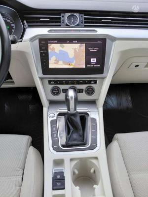 Brown Volkswagen Passat 2017 in Vilkaviskis, with an engine capacity of 1.97 L and mileage of 185 thousand km for 10600 €, photo 25 on AUTOMOTO.COM.LV