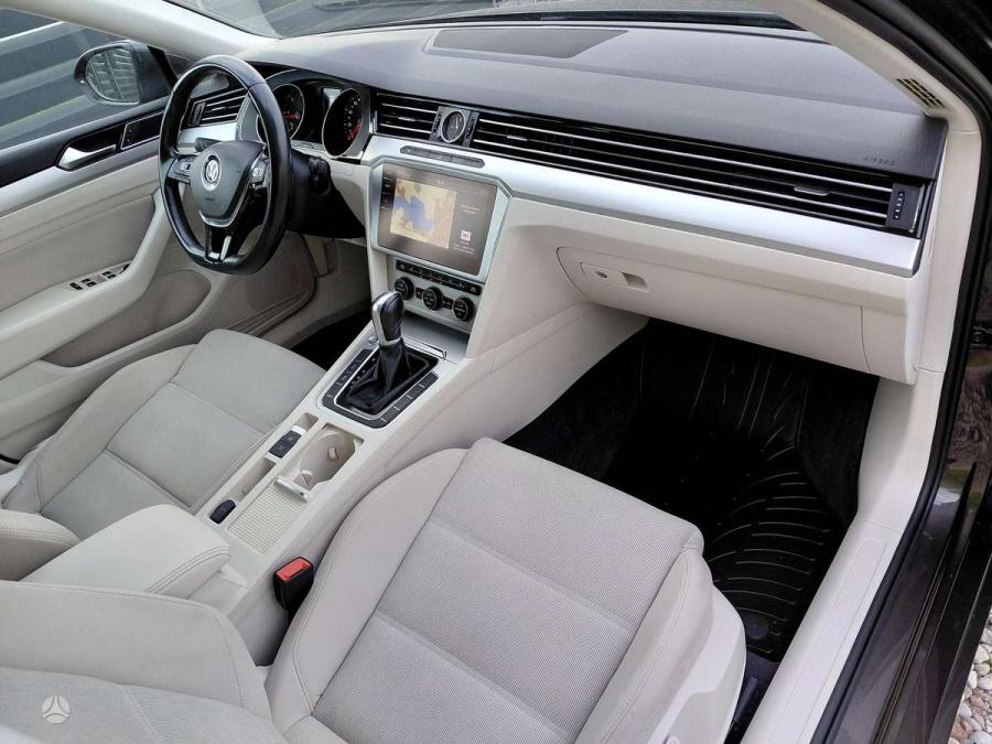 Brown Volkswagen Passat 2017 in Vilkaviskis, with an engine capacity of 1.97 L and mileage of 185 thousand km for 10600 €, photo 29 on AUTOMOTO.COM.LV