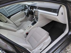 Brown Volkswagen Passat 2017 in Vilkaviskis, with an engine capacity of 1.97 L and mileage of 185 thousand km for 10600 €, photo 30 on AUTOMOTO.COM.LV