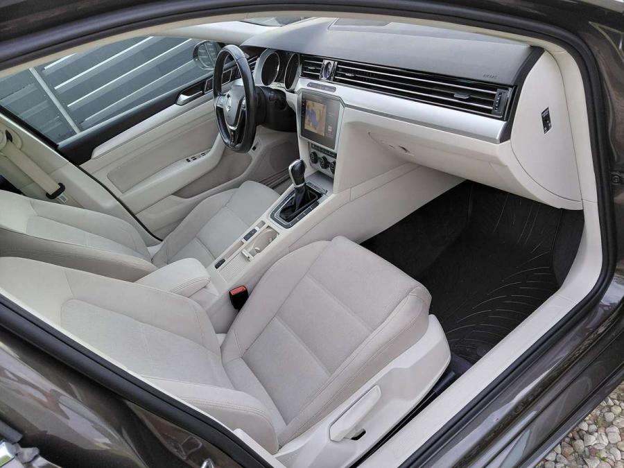 Brown Volkswagen Passat 2017 in Vilkaviskis, with an engine capacity of 1.97 L and mileage of 185 thousand km for 10600 €, photo 30 on AUTOMOTO.COM.LV