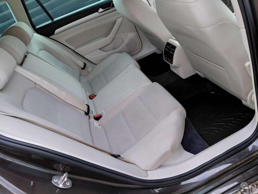 Brown Volkswagen Passat 2017 in Vilkaviskis, with an engine capacity of 1.97 L and mileage of 185 thousand km for 10600 €, photo 35 on AUTOMOTO.COM.LV