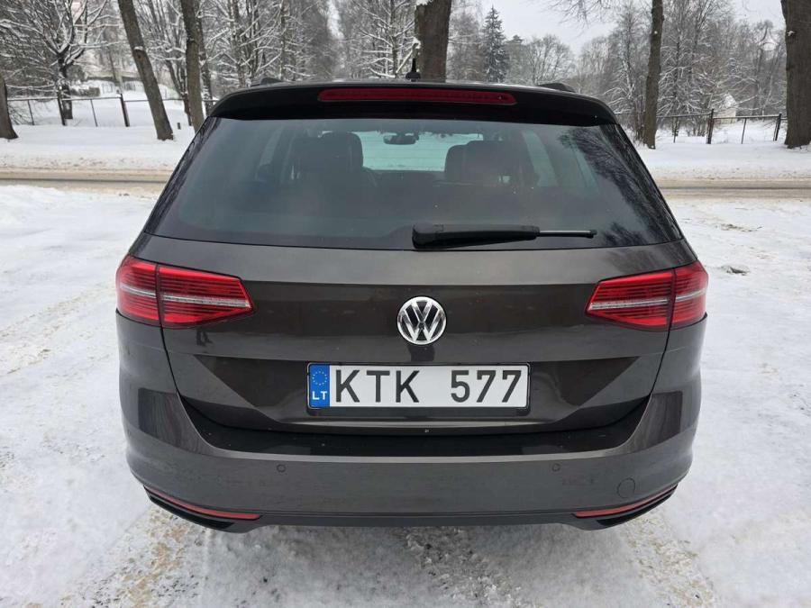 Brūns Volkswagen Passat 2018 Viļņa, ar dzinēja tilpumu 1.60 L un nobraukumu 119 tūkst. km par 12500 €, foto 2 vietnē AUTOMOTO.COM.LV