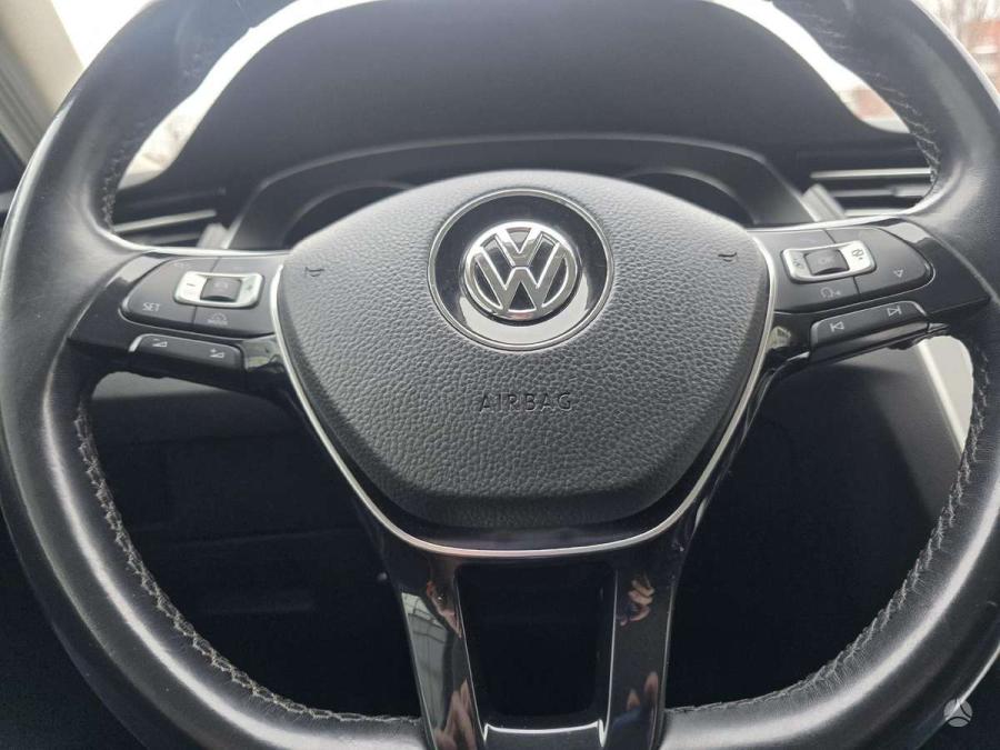 Brūns Volkswagen Passat 2018 Viļņa, ar dzinēja tilpumu 1.60 L un nobraukumu 119 tūkst. km par 12500 €, foto 12 vietnē AUTOMOTO.COM.LV