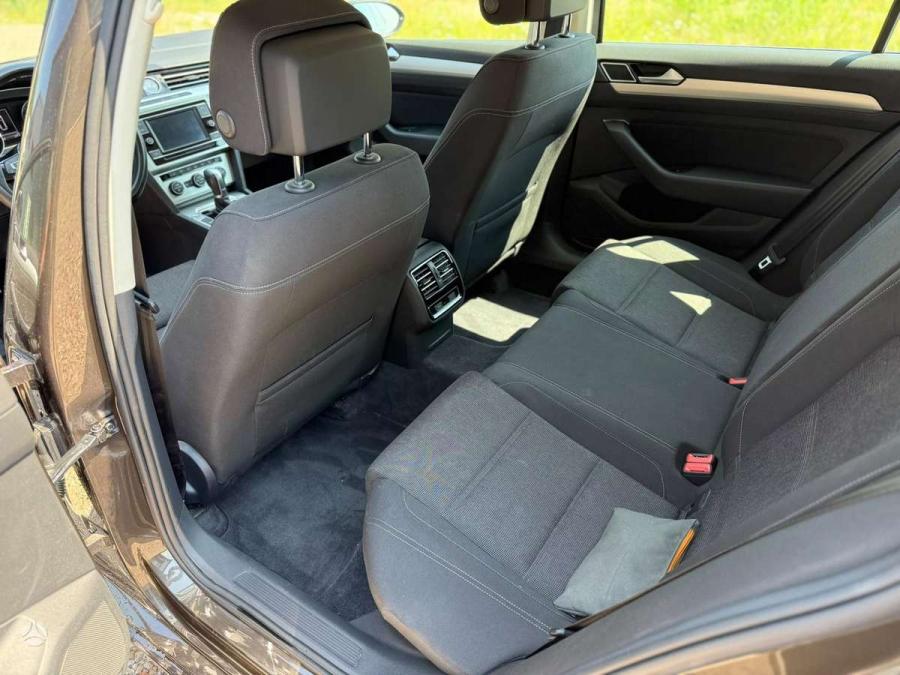 Brūns Volkswagen Passat 2018 Kauņa, ar dzinēja tilpumu 1.40 L un nobraukumu 65 tūkst. km par 13900 €, foto 15 vietnē AUTOMOTO.COM.LV