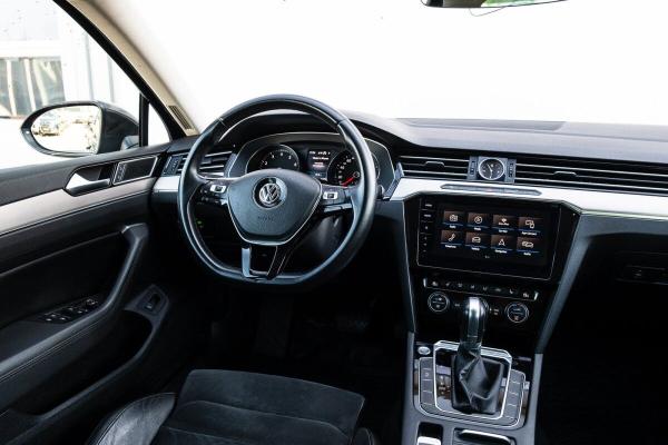 Brūns Volkswagen Passat 2018 Rīga, ar dzinēja tilpumu 1.80 L un nobraukumu 244 tūkst. km par 10500 €, foto 10 vietnē AUTOMOTO.COM.LV