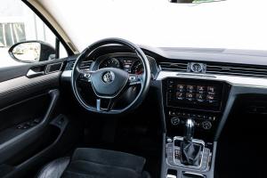 Brown Volkswagen Passat 2018 in Riga, with an engine capacity of 1.80 L and mileage of 244 thousand km for 10500 €, photo 11 on AUTOMOTO.COM.LV