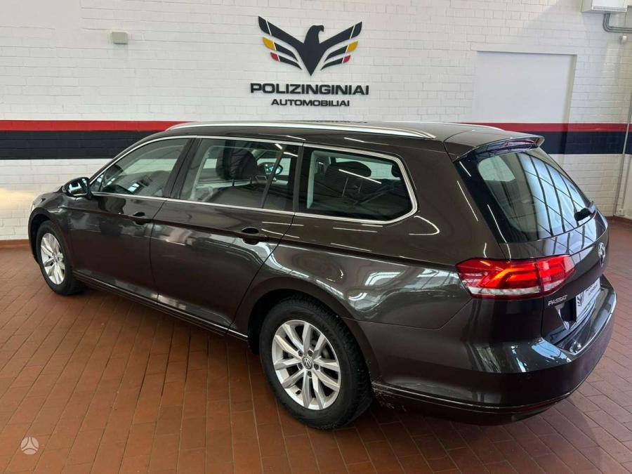 Brown Volkswagen Passat 2018 in Kaunas, with an engine capacity of 1.40 L and mileage of 66 thousand km for 12900 €, photo 7 on AUTOMOTO.COM.LV