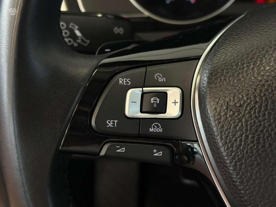 Brown Volkswagen Passat 2018 in Kaunas, with an engine capacity of 1.40 L and mileage of 66 thousand km for 12900 €, photo 14 on AUTOMOTO.COM.LV