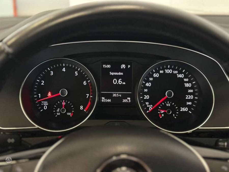Brown Volkswagen Passat 2018 in Kaunas, with an engine capacity of 1.40 L and mileage of 66 thousand km for 12900 €, photo 17 on AUTOMOTO.COM.LV
