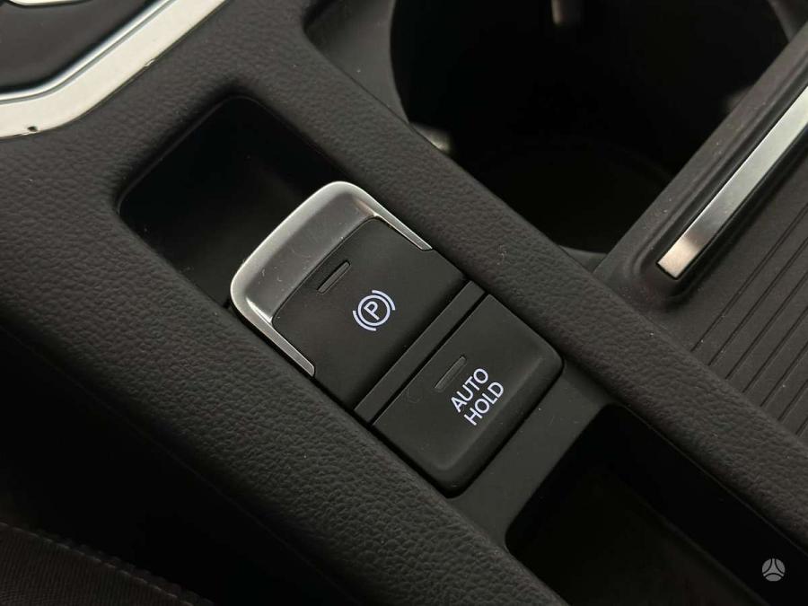 Brown Volkswagen Passat 2018 in Kaunas, with an engine capacity of 1.40 L and mileage of 66 thousand km for 12900 €, photo 18 on AUTOMOTO.COM.LV