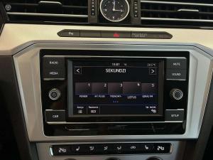 Brown Volkswagen Passat 2018 in Kaunas, with an engine capacity of 1.40 L and mileage of 66 thousand km for 12900 €, photo 20 on AUTOMOTO.COM.LV