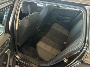 Brown Volkswagen Passat 2018 in Kaunas, with an engine capacity of 1.40 L and mileage of 66 thousand km for 12900 €, photo 23 on AUTOMOTO.COM.LV