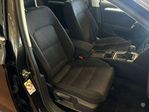 Brown Volkswagen Passat 2018 in Kaunas, with an engine capacity of 1.40 L and mileage of 66 thousand km for 12900 €, photo 25 on AUTOMOTO.COM.LV