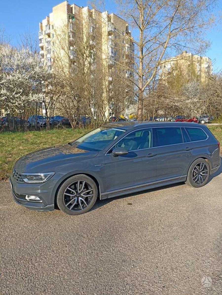 Brown Volkswagen Passat 2018 in Vilnius, with an engine capacity of 1.97 L and mileage of 190 thousand km for 15000 €, photo 1 on AUTOMOTO.COM.LV