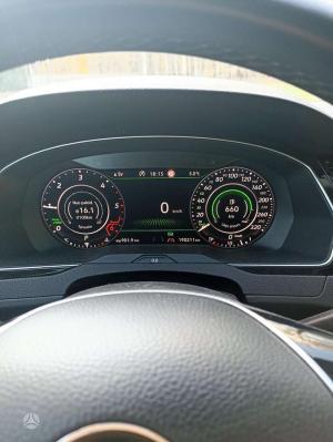 Brown Volkswagen Passat 2018 in Vilnius, with an engine capacity of 1.97 L and mileage of 190 thousand km for 15000 €, photo 11 on AUTOMOTO.COM.LV