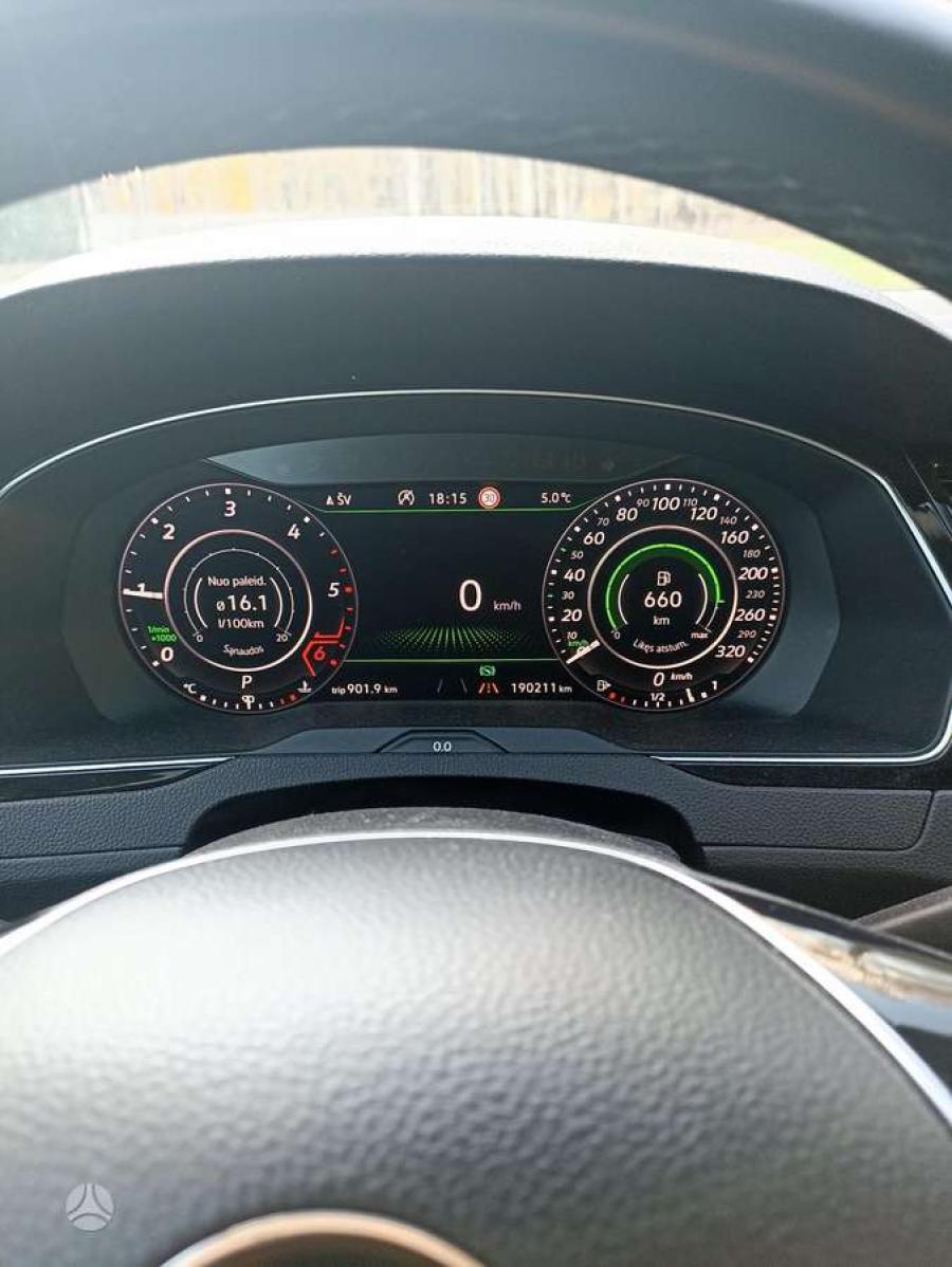 Brown Volkswagen Passat 2018 in Vilnius, with an engine capacity of 1.97 L and mileage of 190 thousand km for 15000 €, photo 11 on AUTOMOTO.COM.LV