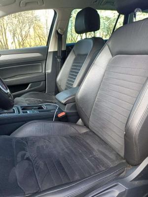 Brown Volkswagen Passat 2018 in Vilnius, with an engine capacity of 1.97 L and mileage of 190 thousand km for 15000 €, photo 13 on AUTOMOTO.COM.LV