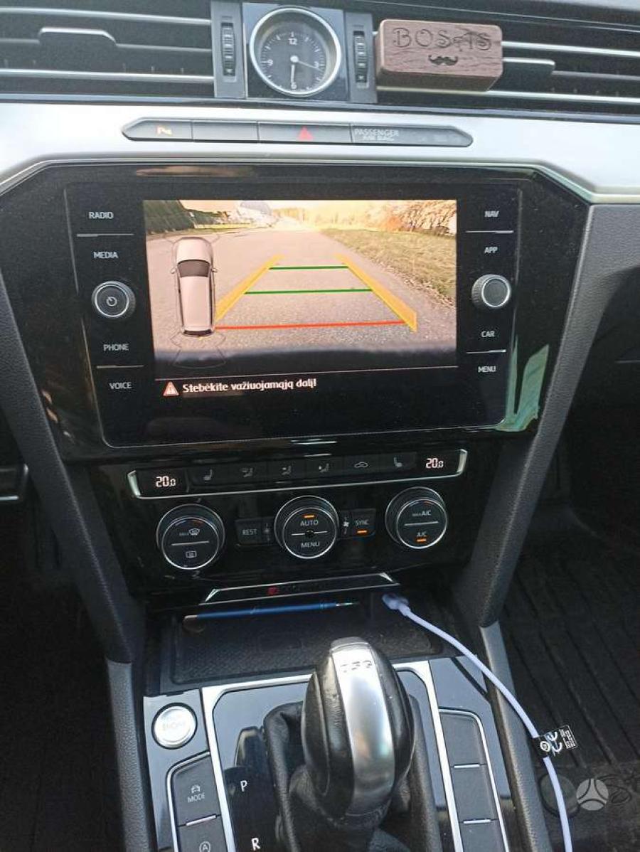 Brown Volkswagen Passat 2018 in Vilnius, with an engine capacity of 1.97 L and mileage of 190 thousand km for 15000 €, photo 18 on AUTOMOTO.COM.LV
