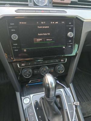 Brown Volkswagen Passat 2018 in Vilnius, with an engine capacity of 1.97 L and mileage of 190 thousand km for 15000 €, photo 19 on AUTOMOTO.COM.LV