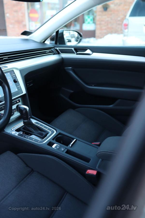 Brūns Volkswagen Passat 2019 Tartu, ar dzinēja tilpumu 2.00 L un nobraukumu 153 tūkst. km par 16000 €, foto 11 vietnē AUTOMOTO.COM.LV
