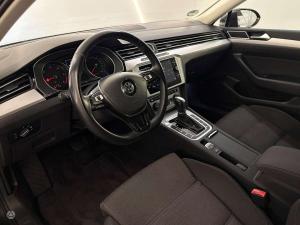 Brown Volkswagen Passat 2019 in Marijampole, with an engine capacity of 1.97 L and mileage of 195 thousand km for 13650 €, photo 3 on AUTOMOTO.COM.LV