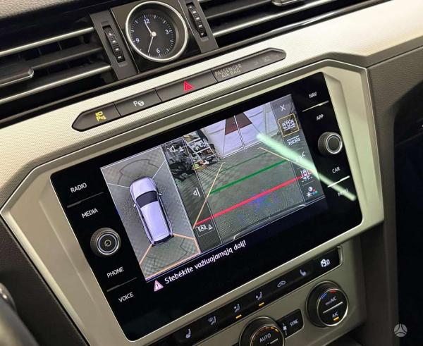 Brown Volkswagen Passat 2019 in Marijampole, with an engine capacity of 1.97 L and mileage of 195 thousand km for 13650 €, photo 3 on AUTOMOTO.COM.LV