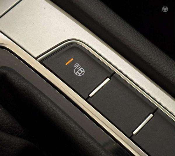 Brown Volkswagen Passat 2019 in Marijampole, with an engine capacity of 1.97 L and mileage of 195 thousand km for 13650 €, photo 4 on AUTOMOTO.COM.LV