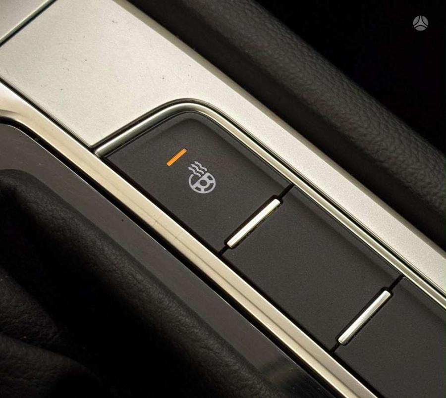 Brown Volkswagen Passat 2019 in Marijampole, with an engine capacity of 1.97 L and mileage of 195 thousand km for 13650 €, photo 5 on AUTOMOTO.COM.LV