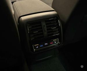Brown Volkswagen Passat 2019 in Marijampole, with an engine capacity of 1.97 L and mileage of 195 thousand km for 13650 €, photo 7 on AUTOMOTO.COM.LV
