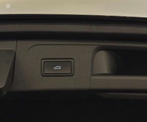 Brown Volkswagen Passat 2019 in Marijampole, with an engine capacity of 1.97 L and mileage of 195 thousand km for 13650 €, photo 9 on AUTOMOTO.COM.LV