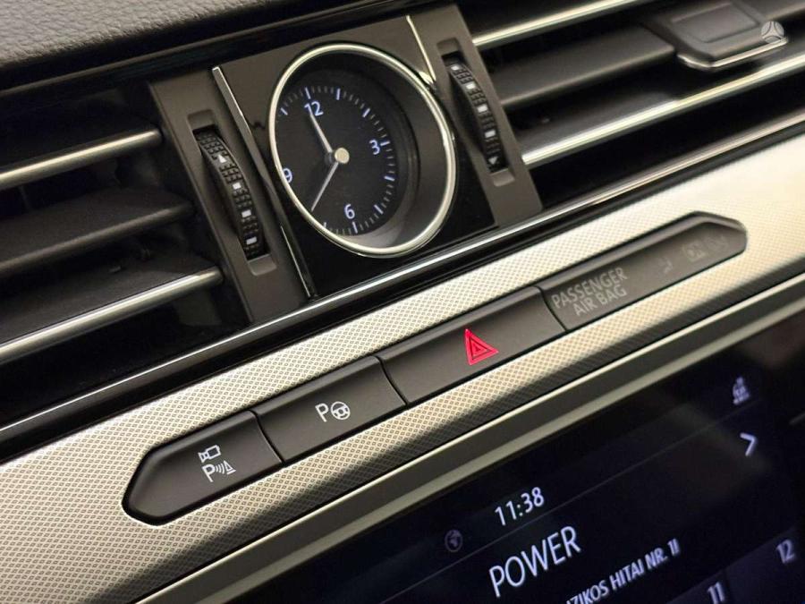 Brown Volkswagen Passat 2019 in Marijampole, with an engine capacity of 1.97 L and mileage of 195 thousand km for 13650 €, photo 12 on AUTOMOTO.COM.LV