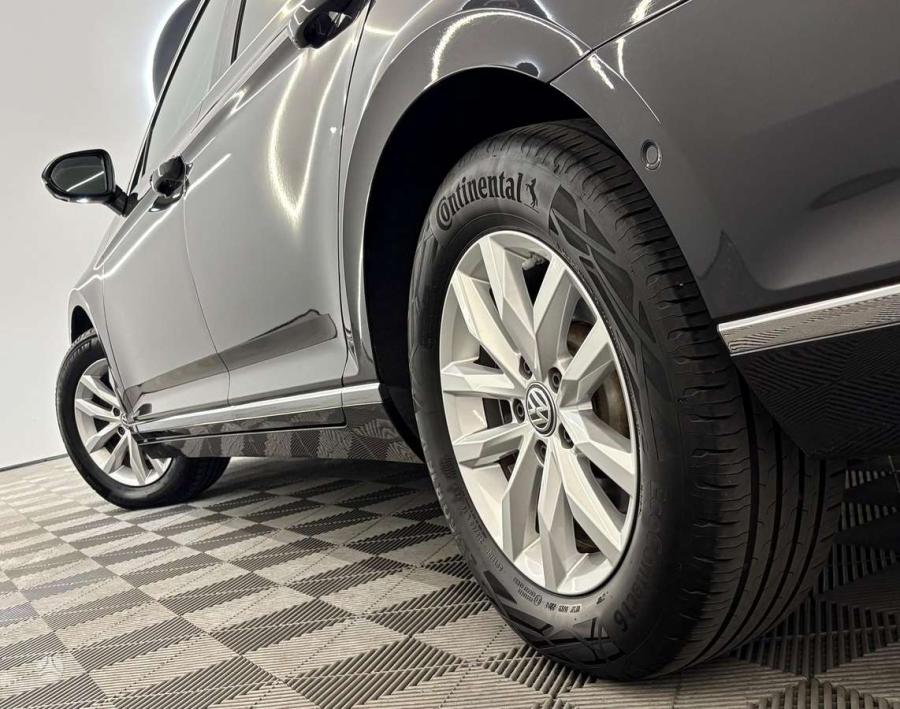 Brown Volkswagen Passat 2019 in Marijampole, with an engine capacity of 1.97 L and mileage of 195 thousand km for 13650 €, photo 23 on AUTOMOTO.COM.LV