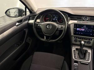 Brown Volkswagen Passat 2019 in Marijampole, with an engine capacity of 1.97 L and mileage of 195 thousand km for 13650 €, photo 32 on AUTOMOTO.COM.LV
