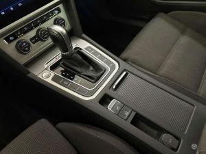 Brown Volkswagen Passat 2019 in Marijampole, with an engine capacity of 1.97 L and mileage of 195 thousand km for 13650 €, photo 34 on AUTOMOTO.COM.LV