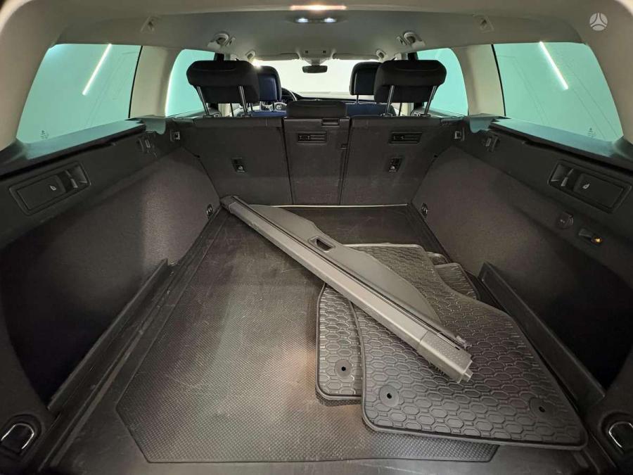 Brown Volkswagen Passat 2019 in Marijampole, with an engine capacity of 1.97 L and mileage of 195 thousand km for 13650 €, photo 35 on AUTOMOTO.COM.LV