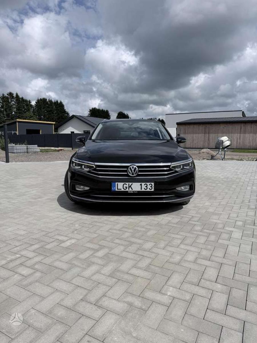 Brown Volkswagen Passat 2019 in Kretinga, with an engine capacity of 2.00 L and mileage of 181 thousand km for 16900 €, photo 3 on AUTOMOTO.COM.LV