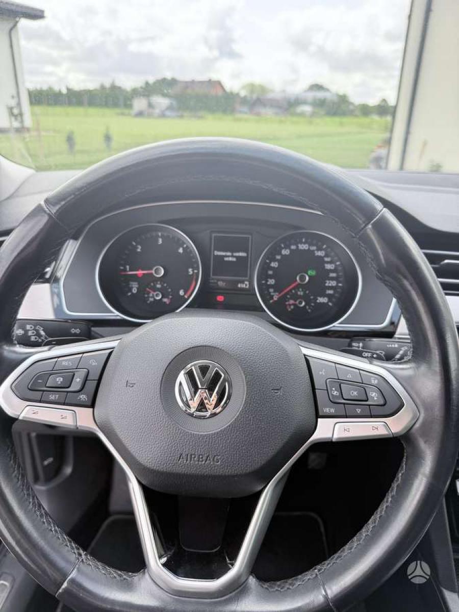 Brown Volkswagen Passat 2019 in Kretinga, with an engine capacity of 2.00 L and mileage of 181 thousand km for 16900 €, photo 9 on AUTOMOTO.COM.LV