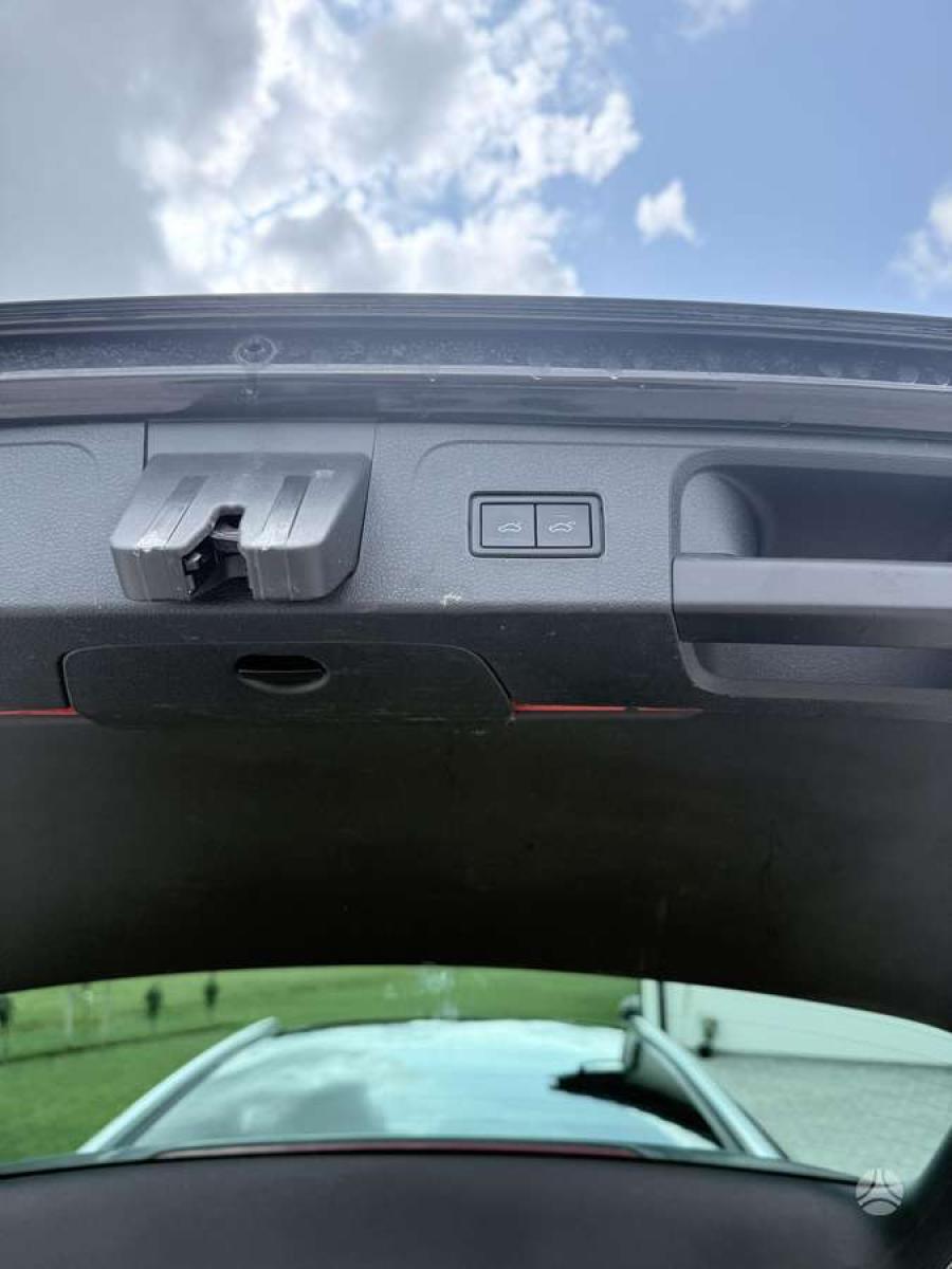 Brown Volkswagen Passat 2019 in Kretinga, with an engine capacity of 2.00 L and mileage of 181 thousand km for 16900 €, photo 18 on AUTOMOTO.COM.LV