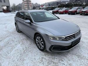 Brown Volkswagen Passat 2020 in Kaunas, with an engine capacity of 1.40 L and mileage of 120 thousand km for 21000 €, photo 3 on AUTOMOTO.COM.LV