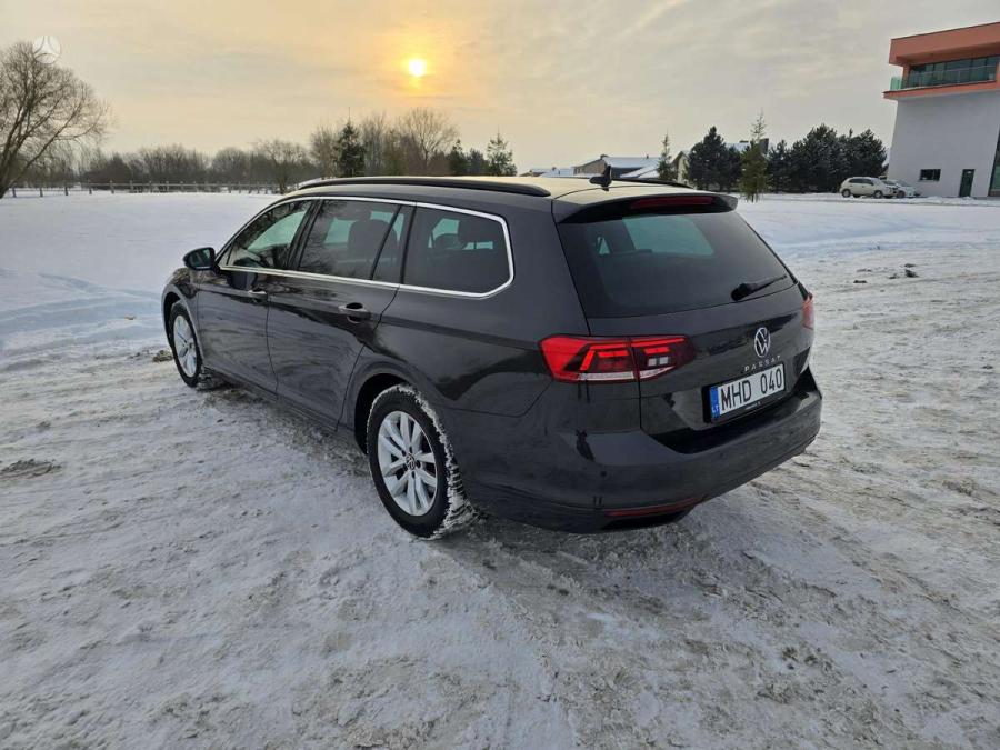 Brown Volkswagen Passat 2022 in Panevezys, with an engine capacity of 1.50 L and mileage of 114 thousand km for 18500 €, photo 4 on AUTOMOTO.COM.LV